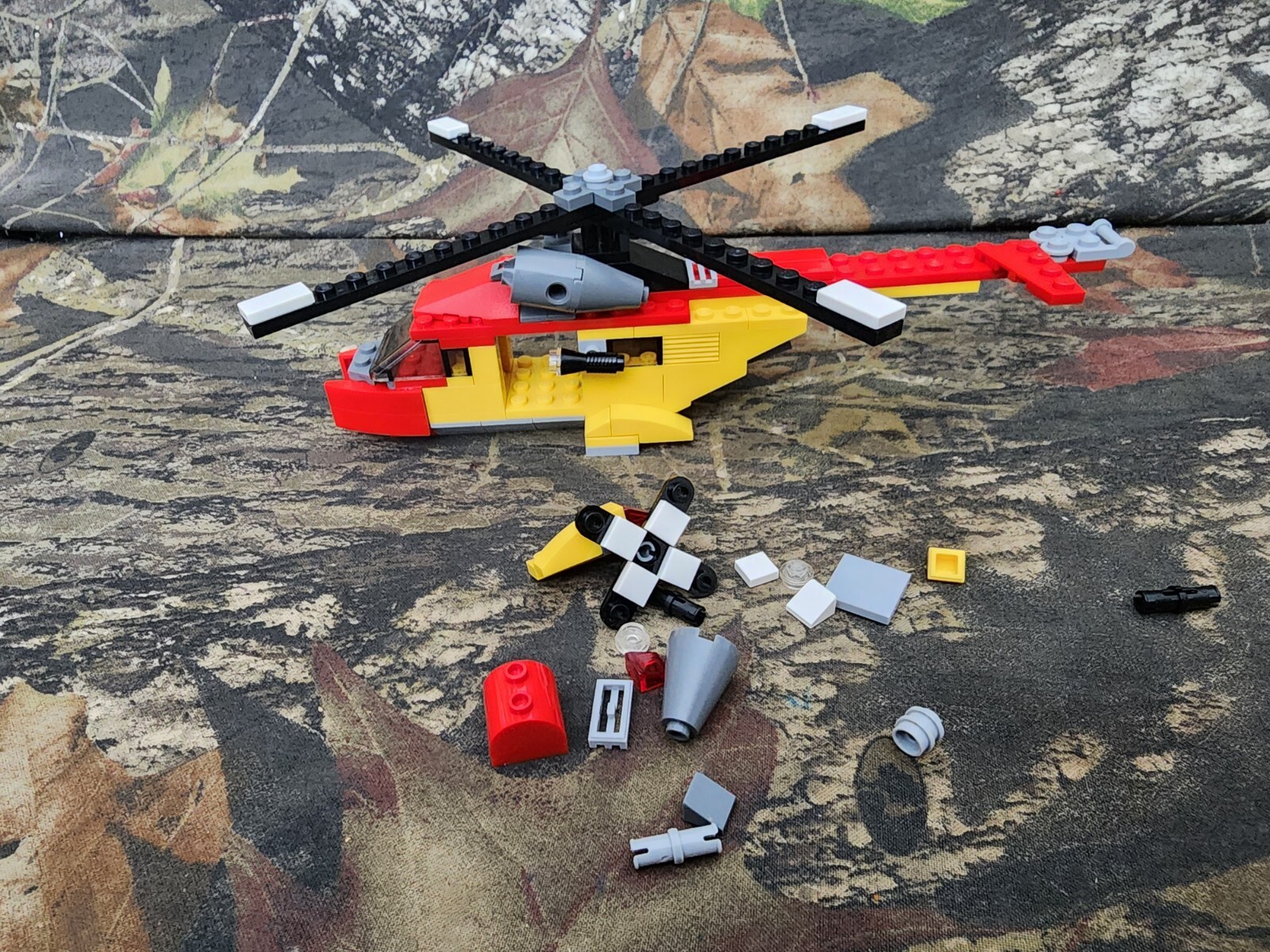 LEGO 5866 Creator Rotor Rescue Set Incomplete For Parts Only Missing 5 ...