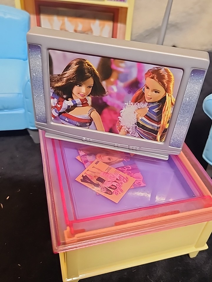Vtg Barbie Living in Style Living Room Play set TV VCR Sofa 2002 Coffee ...