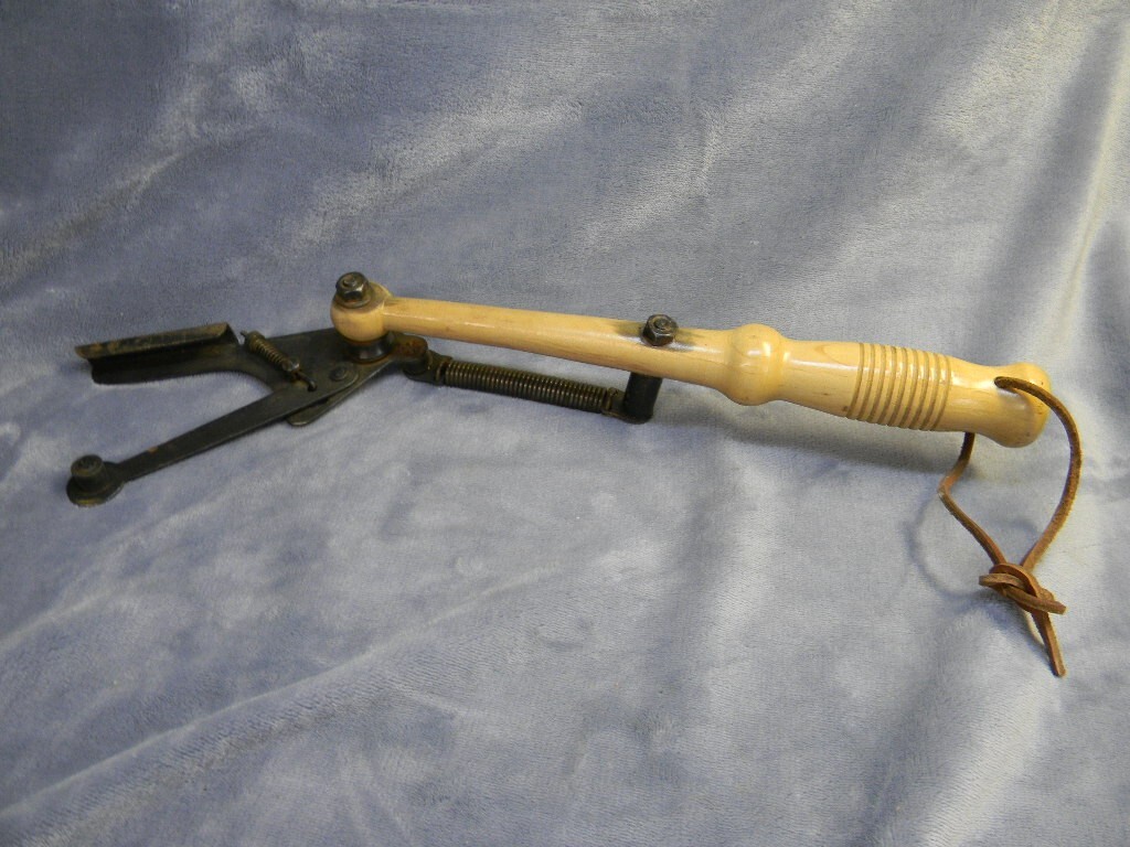 Antique Clay Pigeon Thrower