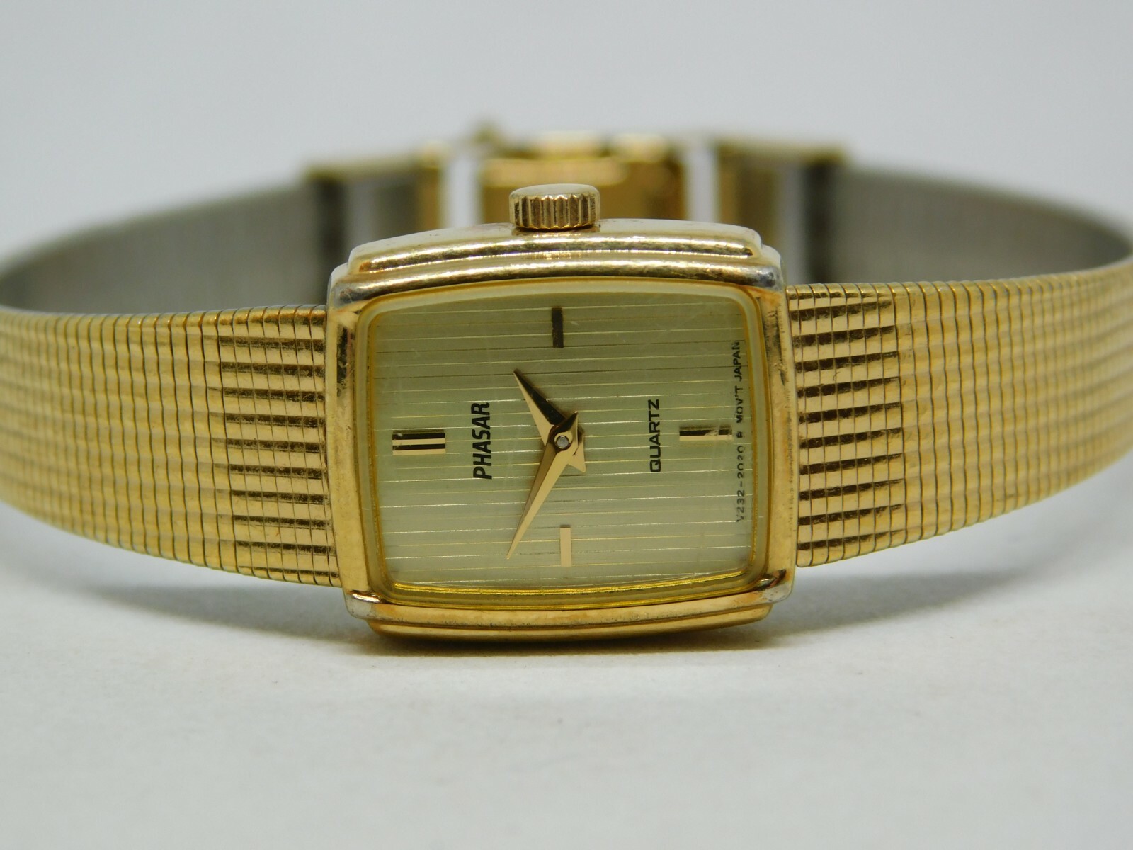 Phasar V232-6200 Gold Tone Quartz Analog Ladies Watch Sz. 6 3/4" | eBay
