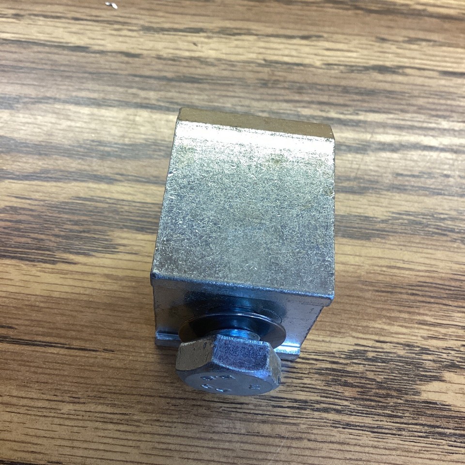 ILSCO D3830 600 MCM 2 AL7CU Mechanical Lug | eBay