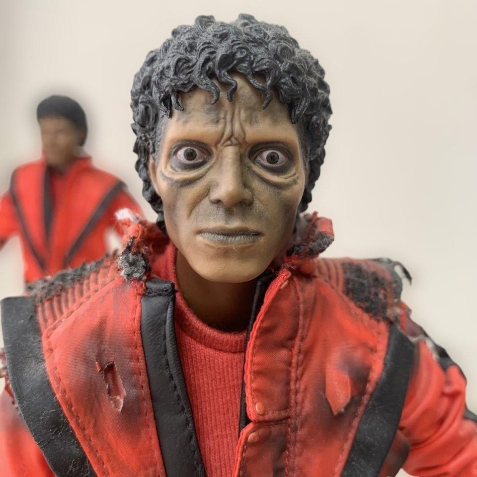 Hot Toys Michael Jackson Thriller Figure Set of 2 | eBay