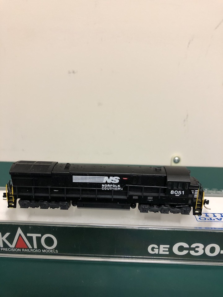 Kato 176-300 N-Scale GE C30-7 Diesel Locomotive (DC) | eBay