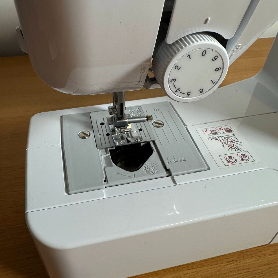 Brother LS14s Sewing Machine White Metal Chassis – Missing Parts Spairs ...