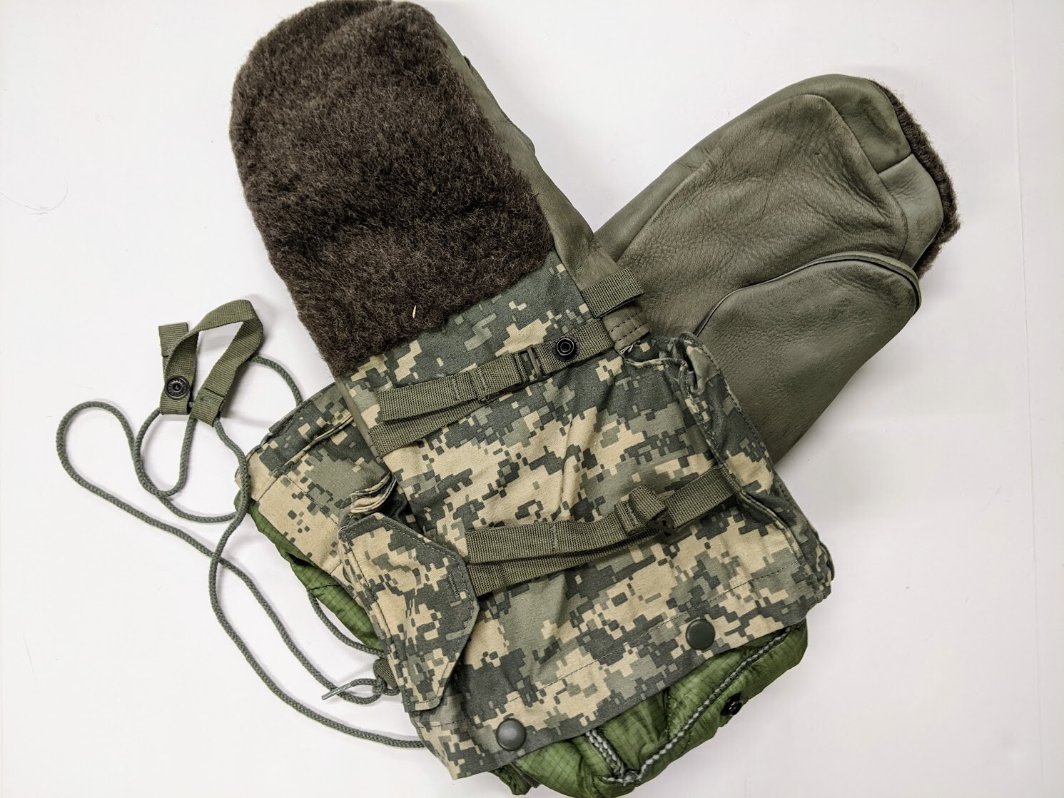 US Military Extreme Cold Weather Mittens Set With Nylon Liners Size: M ...