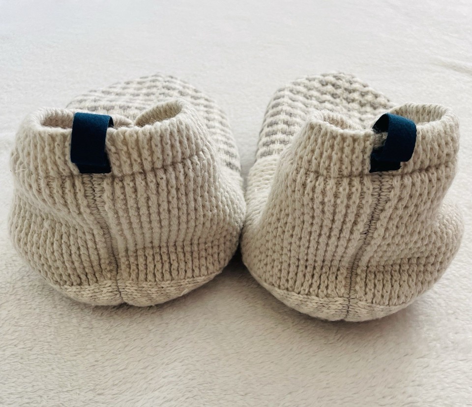 NWOT Bombas Gripper Slippers Knit Socks L Cream Gray Indoor Casual Wool ...