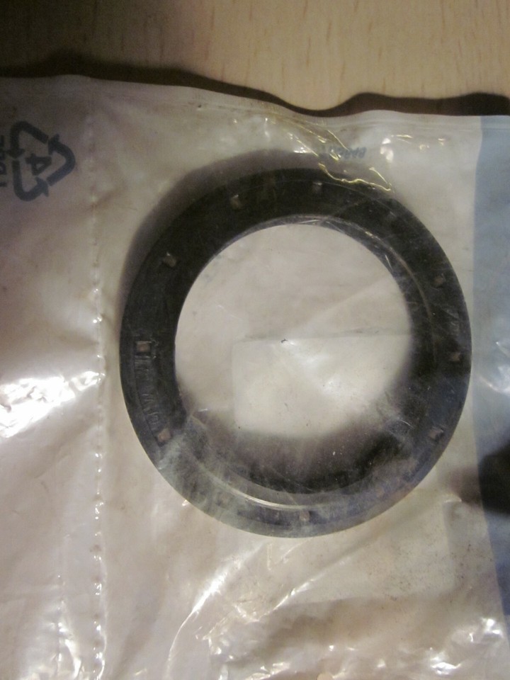 Genuine Volvo OEM 30735126 Transfer Case Input Shaft Seal | eBay