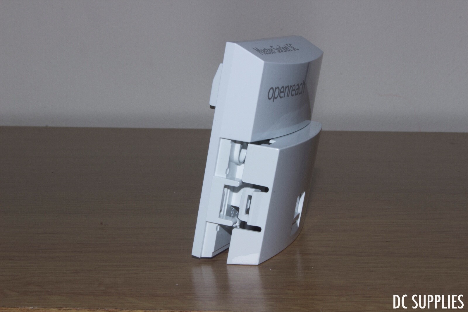 OpenReach BT Master Socket NTE5C MK2 + MK4 + Back Box NEW 2018 Screws ...