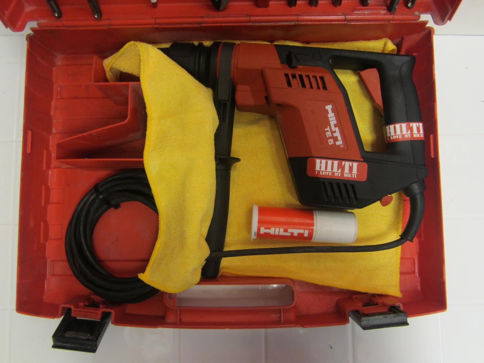 HILTI TE 5, MINT CONDITION, FREE BITS, HILTI HAT, EXTRAS, FAST SHIPPING ...