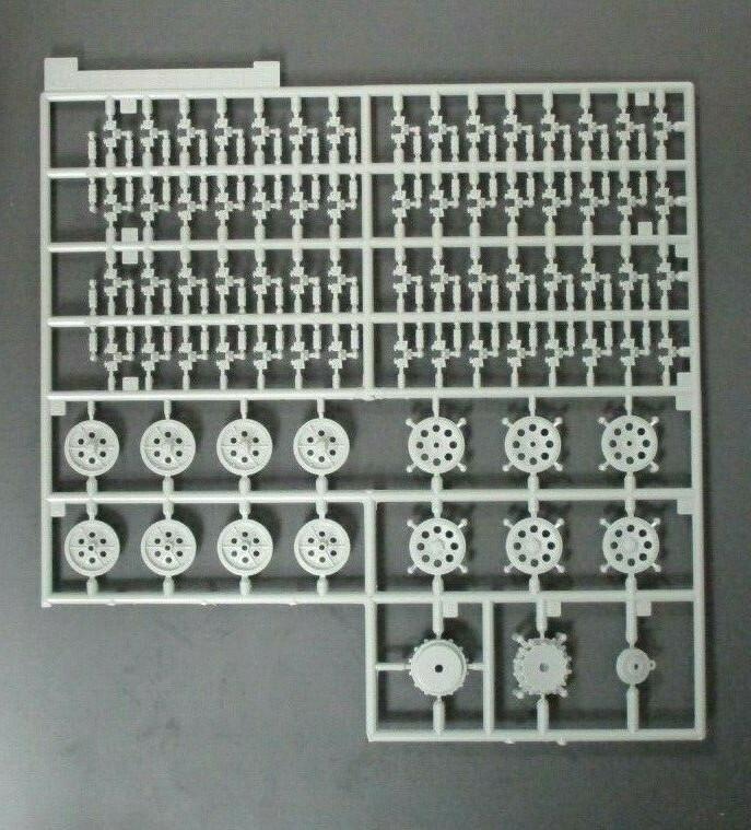 DRAGON 1/35 Scale Sd.Kfz.251/17 w/2cm Flak Parts Tree E from Kit No ...
