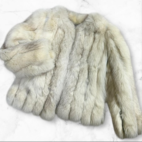 SAGA FOX Blue fox Cropped Short coat Real fur Size:9(L) White Volume ...