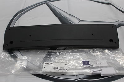 Genuine Mercedes-Benz C-Class W205 Front Bumper Number Plate Plinth ...
