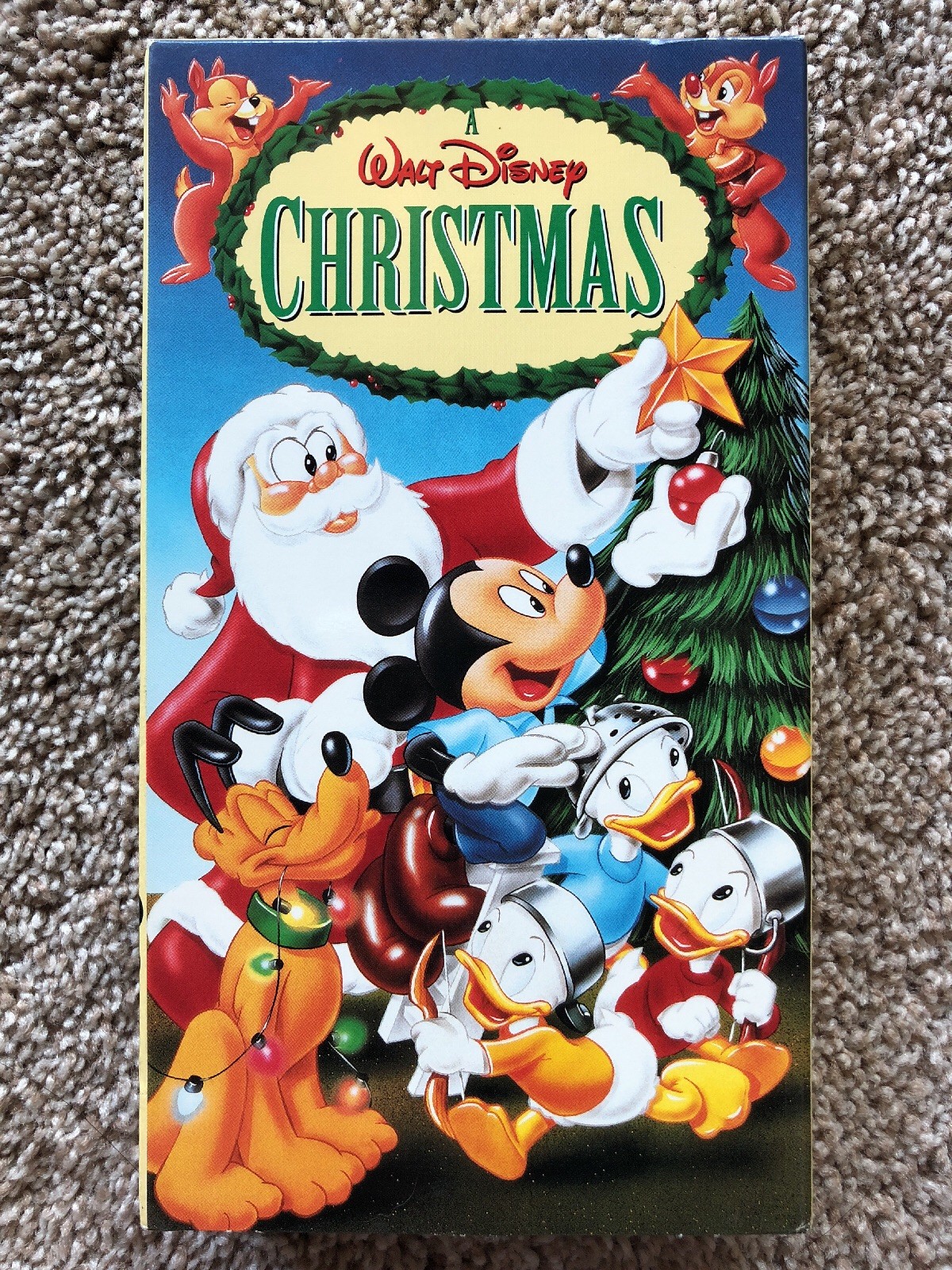 A WALT DISNEY CHRISTMAS RARE OOP VHS MICKEY DONALD PLUTO CHIP & DALE ...