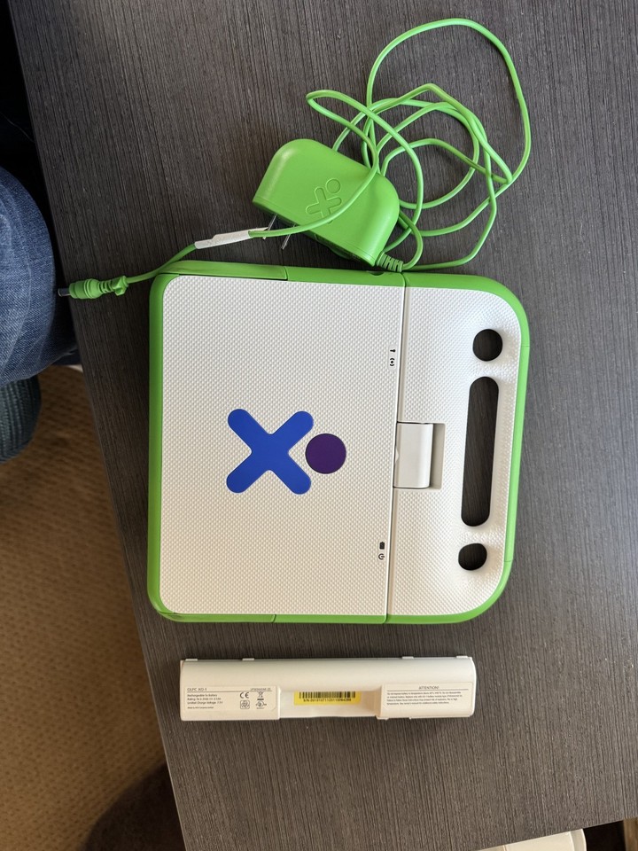 OLPC XO-1 Kids Laptop Computer - One Laptop Per Child - w/ Power ...