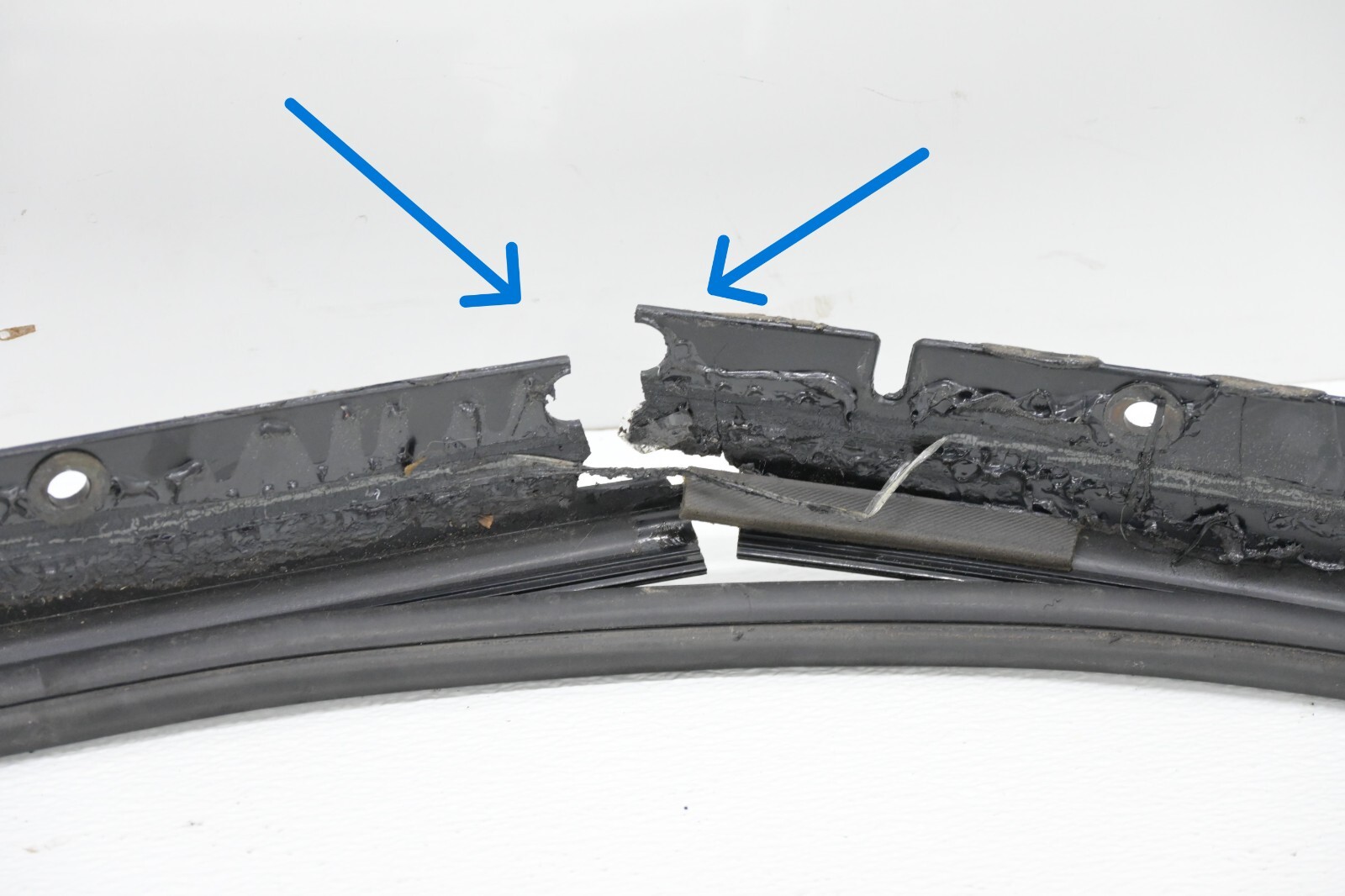 Genuine BMW Convertible Top Seal Frame 51718398104 for sale online | eBay