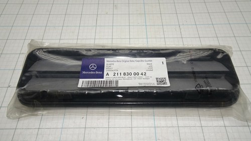 Mercedes Benz 211 830 00 42 Flap Vent Air Pressure Relief Quarter OEM ...