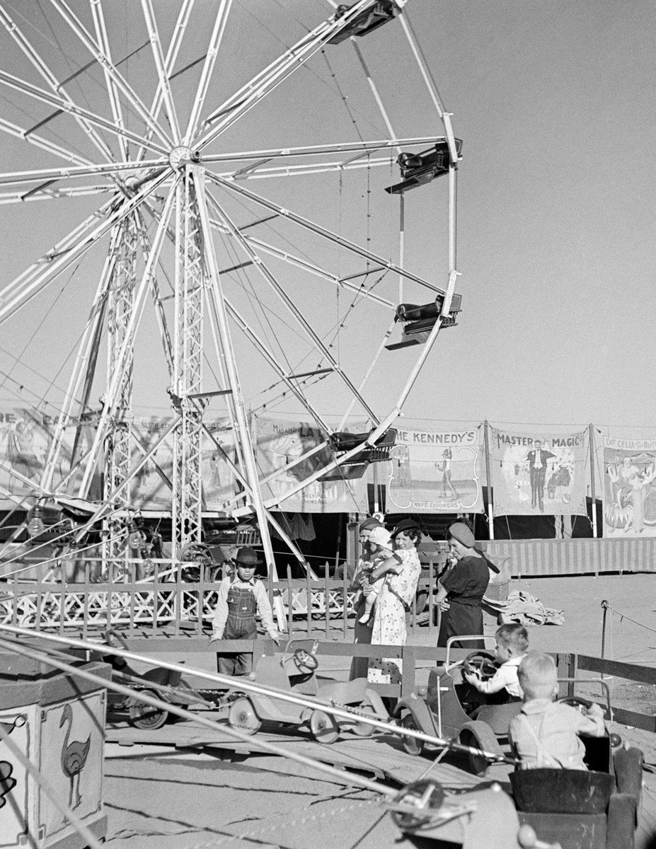 Vintage Carnival Ride Amusement Park Rides El Paso | Western Playland