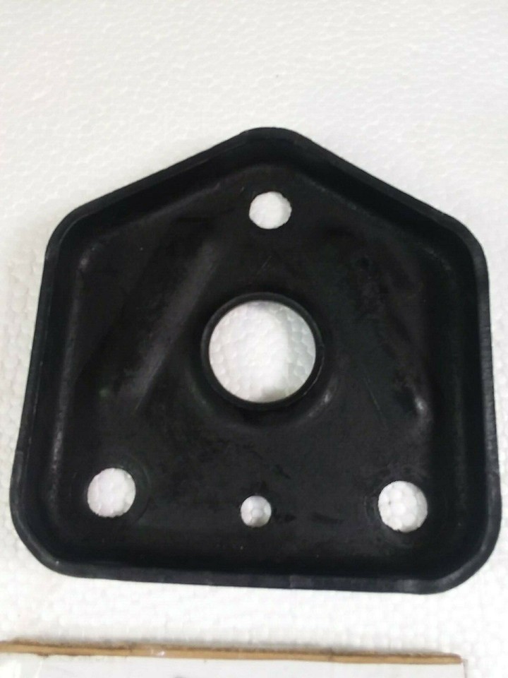 1980 - 1982 CORVETTE REAR SPRING MOUNTING PLATE | eBay