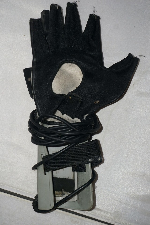 Power Glove Controller (Nintendo NES) Official OEM | eBay