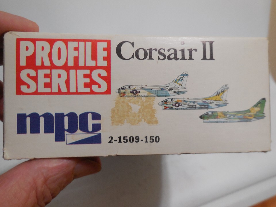 Vintage MPC PROFILE SERIES Model 1:72 Scale Corsair II Missing Decals ...