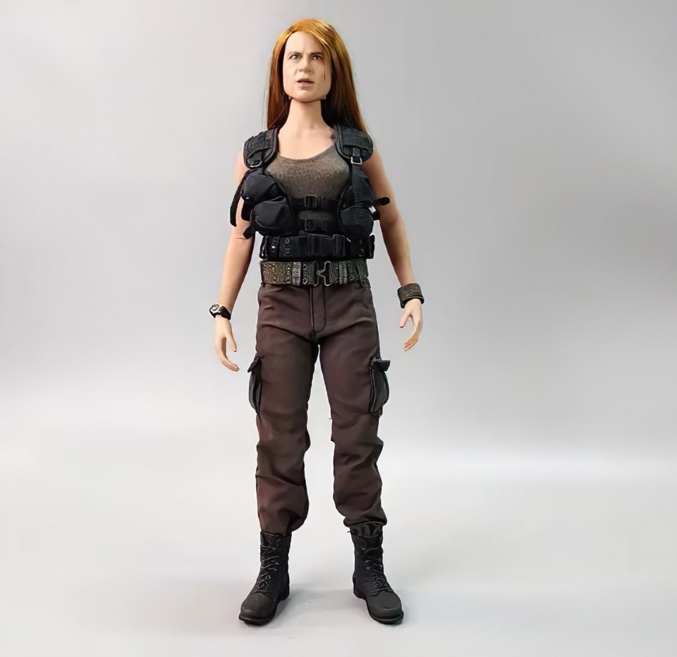 Hot Toys Terminator 2 T-1000 Sarah Connor Disguise 1/6 Action Figure ...