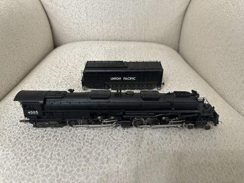 Rivarossi 4-8-8-4 Big Boy Union Pacific 4005 Locomotive & Tender HO ...