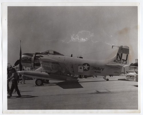 1966 US Navy Attack Squadron VA-122 AD Skyraider 142023 8x10 Original ...