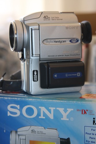 Digitalkamera SONY DCR-PC110E PAL PC 110 MiniDV in OVP Handycam | eBay