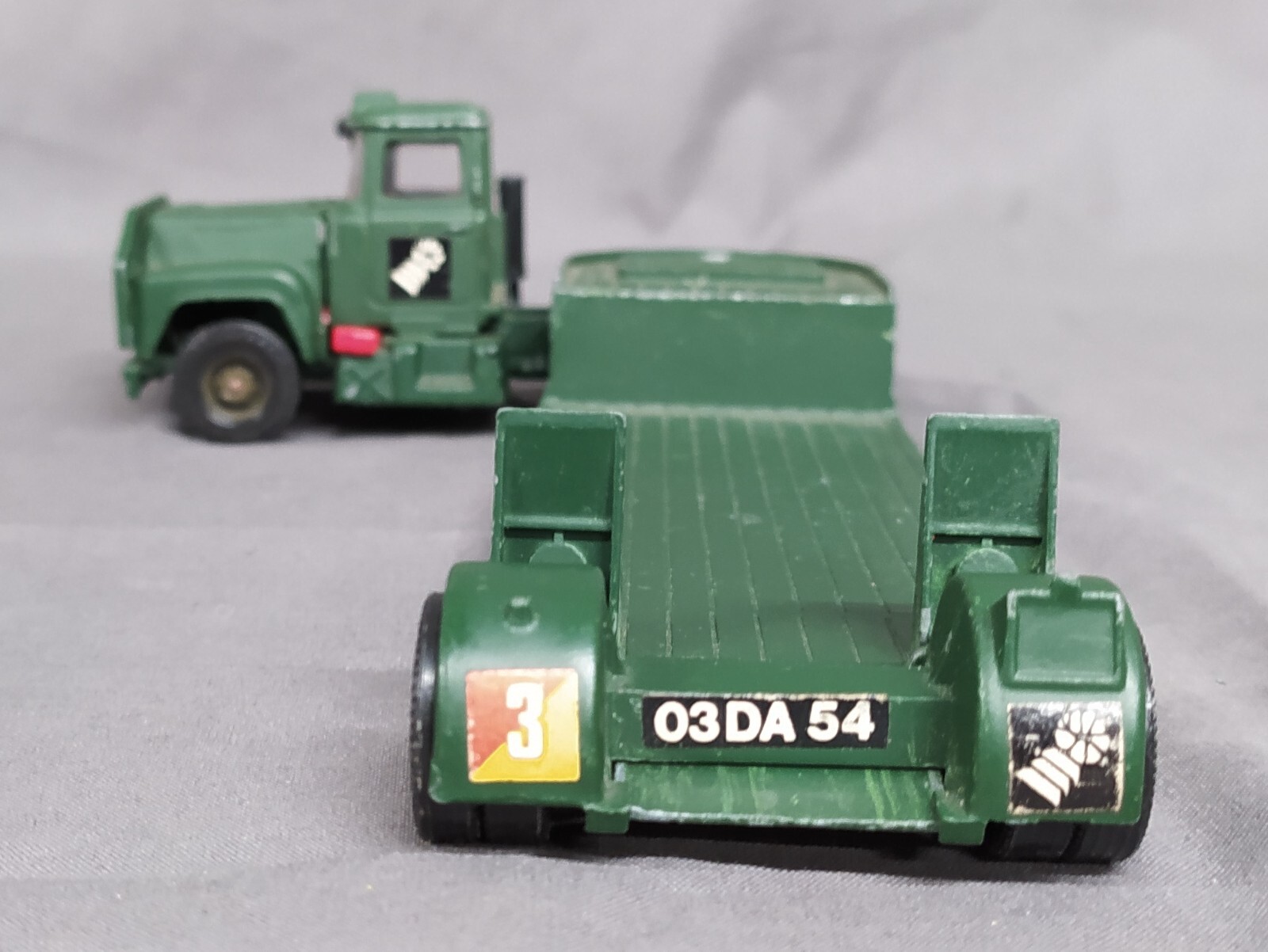 CORGI 901 CENTURION MKIII TANK & CORGI MAJOR MACK TRUCK AND TRAILER ...