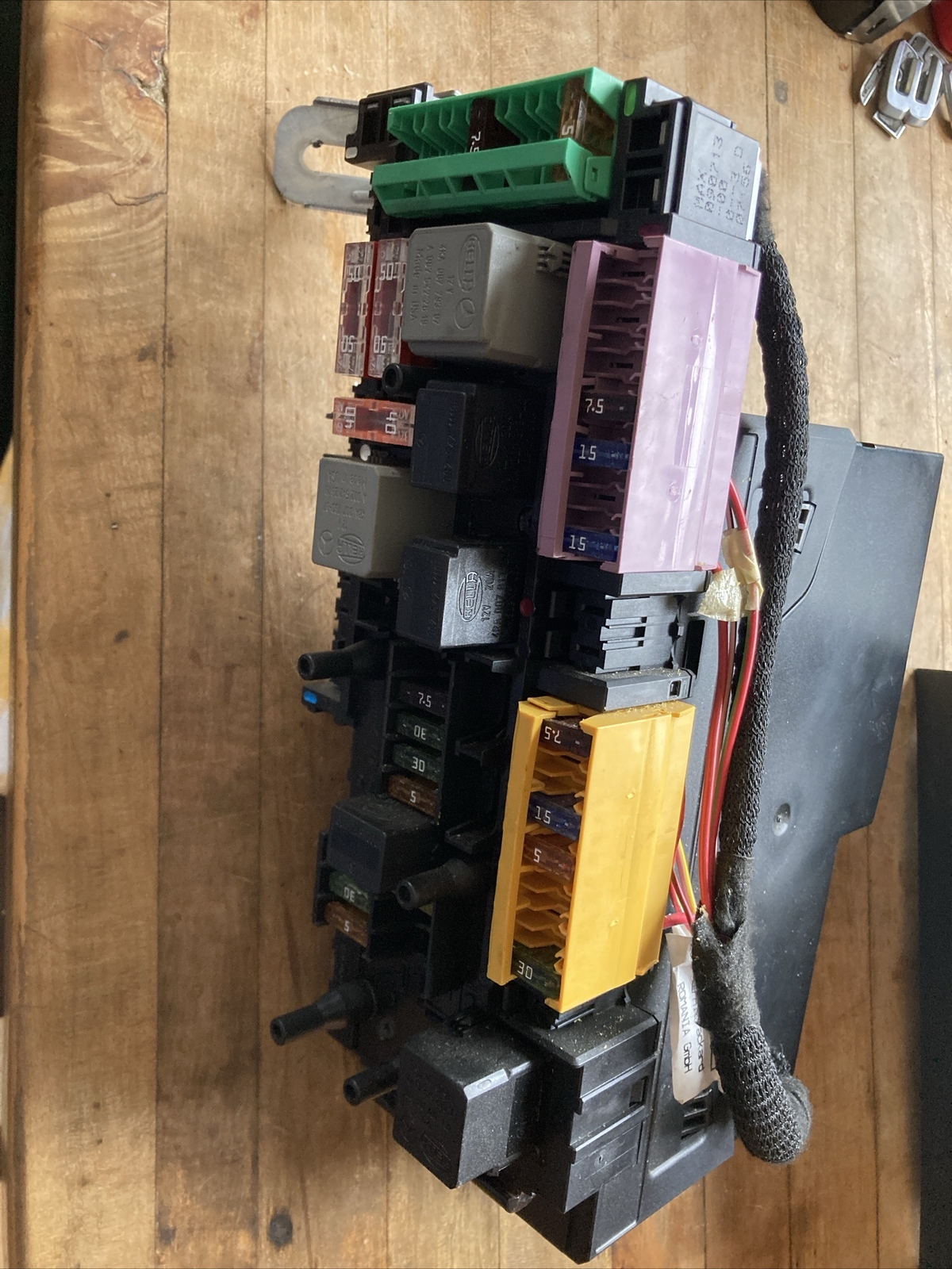 06-13 Mercedes X164 GL450 GL350 R550 R350 Rear SAM Fuse Relay Box ...