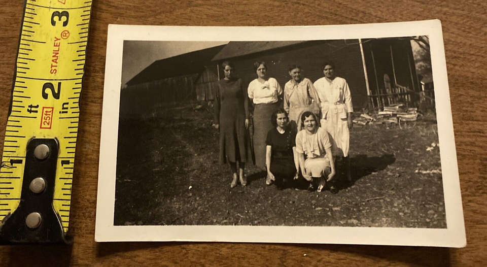 Vintage 1930s Women Ladies Group Fashion Farm Barns Original Real Photo ...
