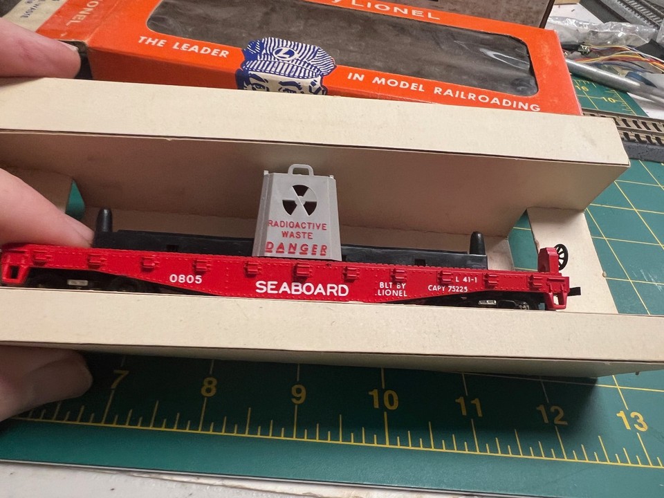 Lionel HO Scale 0805 Radioactive Waste Disposal Car in Original Box ...