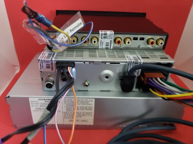 Alpine 11-Band Graphic Equalizer with Subwoofer Output - Black (3321 ...