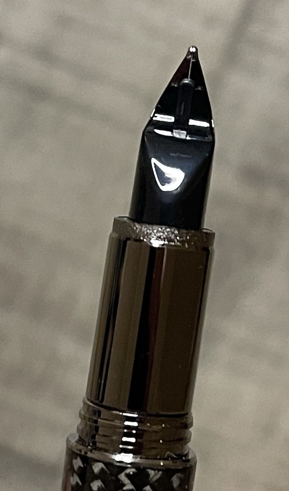 Montblanc Starwalker Ultimate Carbon Fibre Fountain Pen - 14k Broad Nib ...