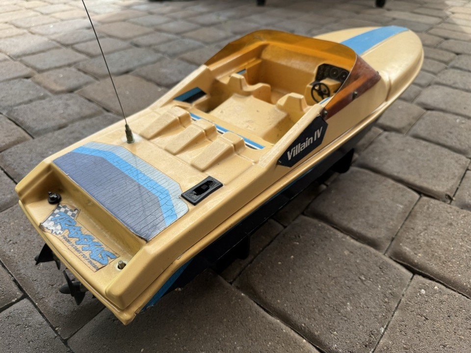 TRAXXAS VILLAIN IV Remote Control Boat UNTESTED Rc Motor Speed Sail ...