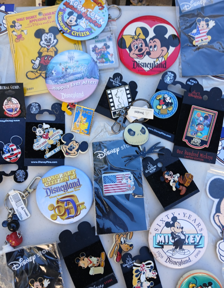 Big Lot collection Walt Disney trading pins patches Mickey Mouse Disney ...