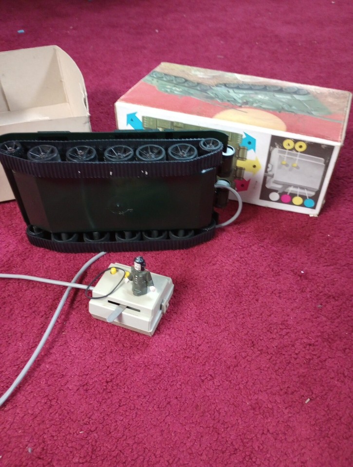 Vtg Piko 1/25 Panzer T-62 Tank MIB East German NVA 1970s Battery Op ...