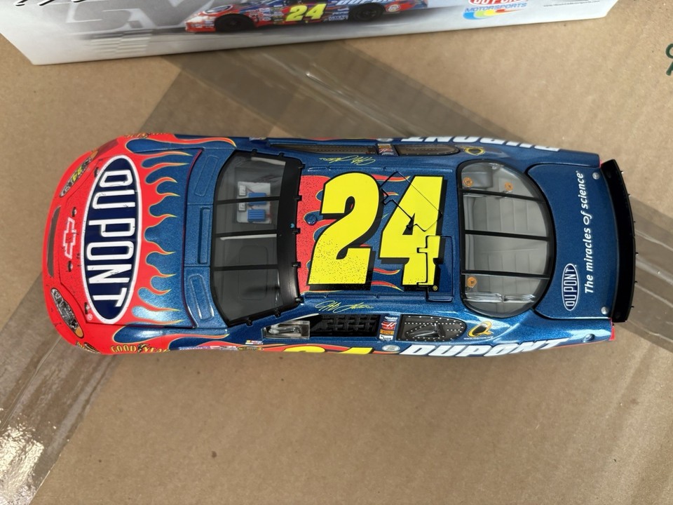 Jeff Gordon #24 DuPont / Martinsville Raced Win Version 2005 ARC 1of3 ...