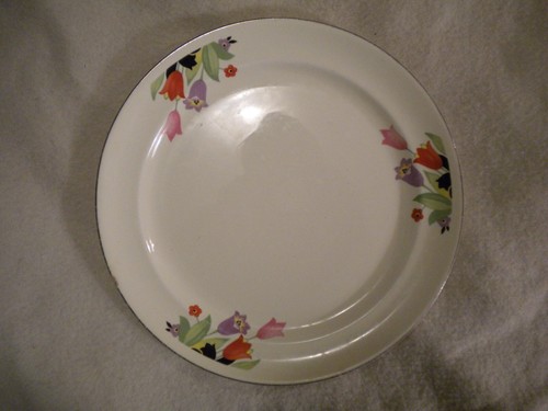 Vintage Superior Hall Quality 10¼" Dinner Plate...Crocus Pattern...Chip ...
