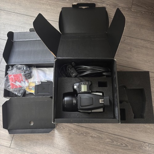 Hasselblad H5D-40 80mm 2.8. CCD sensor. 40 MP Medium Format Low shutter ...
