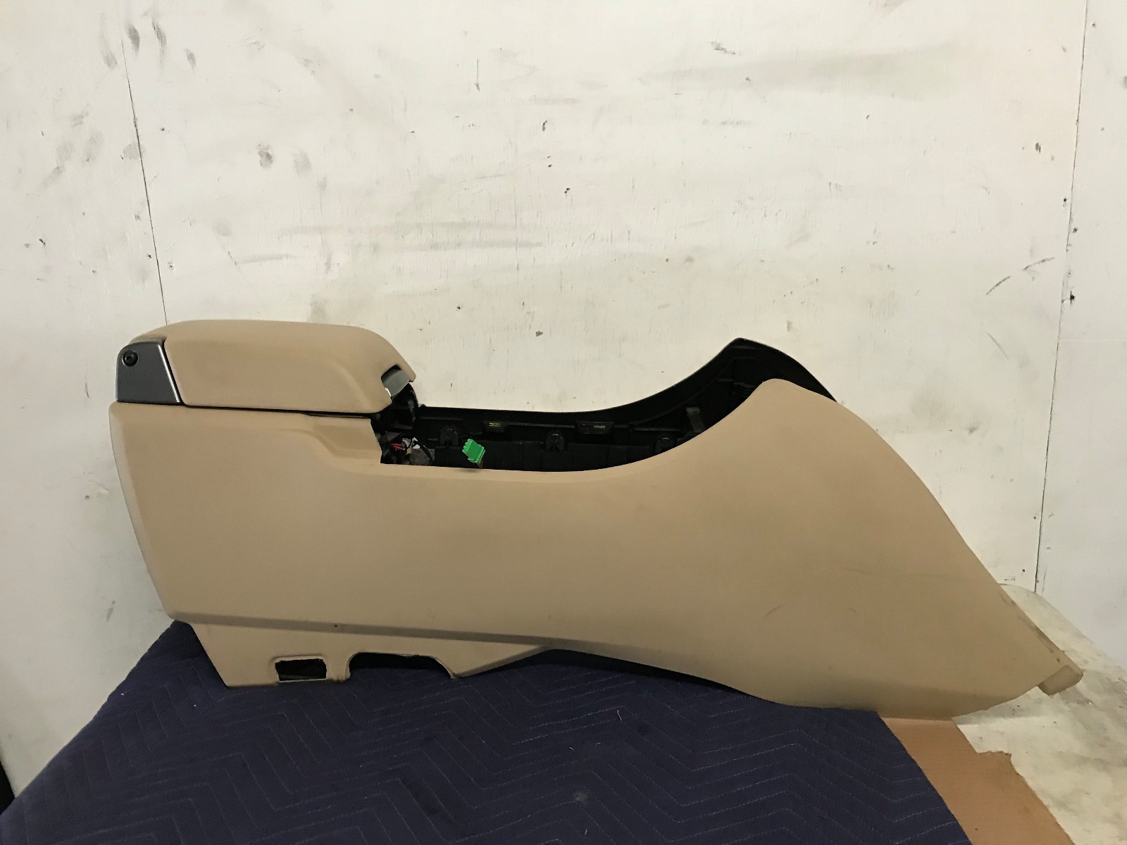 RANGE LAND ROVER 06-09 L320 OEM IVORY TAN CENTER CONSOLE STORAGE ...