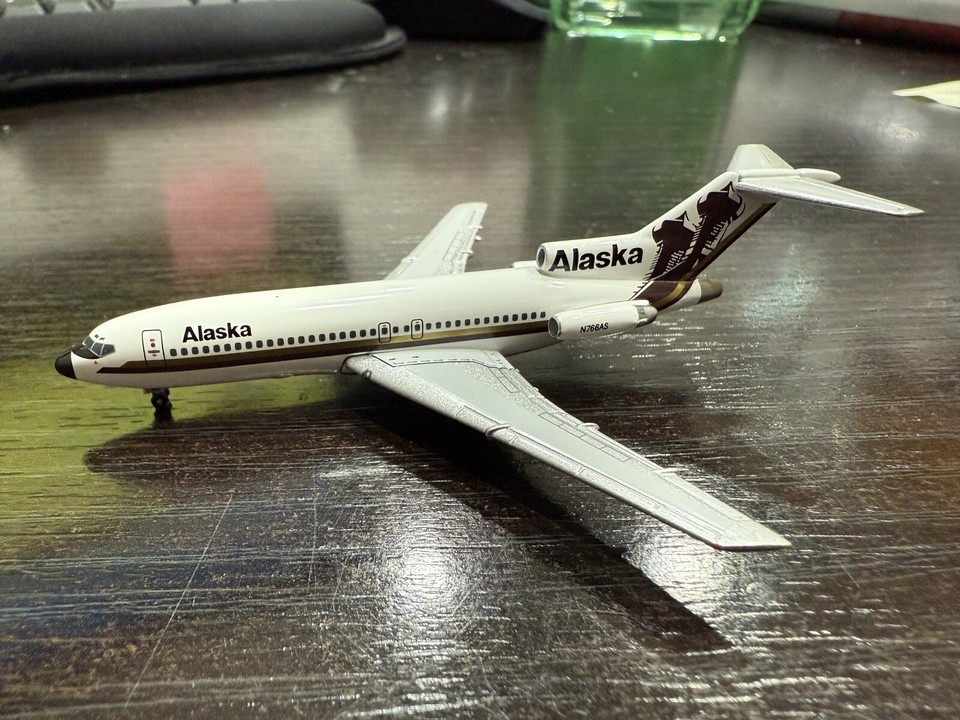 1:400 AeroClassics Alaska “Russia Domes” 727-100 | eBay