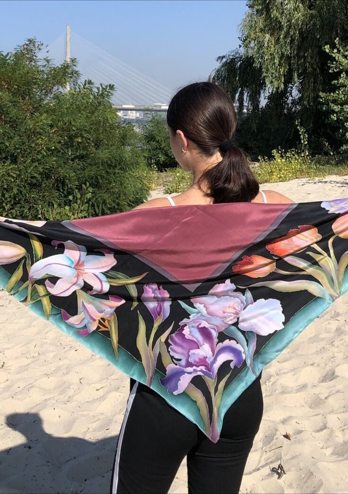 Hand painted silk shawl ′Spring flowers′, 100 % silk designer scarf 39/ ...