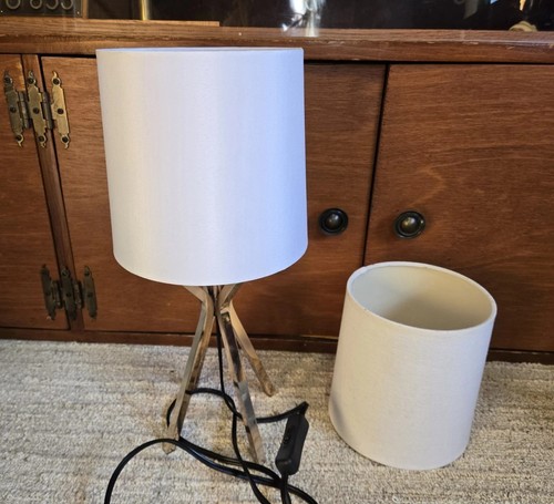 1 Table Lamp 15.5" Tripod Gold Tone Metal Legs 2 Lamp Shades White ...