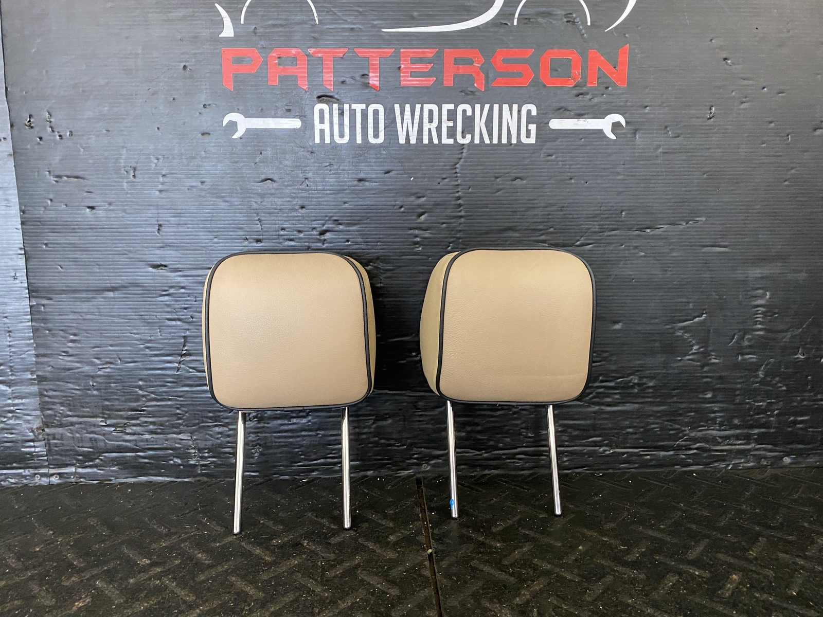 10-12 RANGE ROVER FRONT LEFT & RIGHT SEAT HEADRESTS TAN LEATHER | eBay