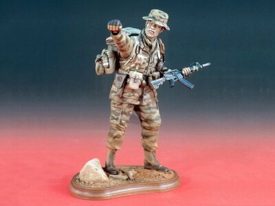 Verlinden 120mm (1/16) US Army LRRP 'Lurp' Ranger Signaling in Vietnam ...