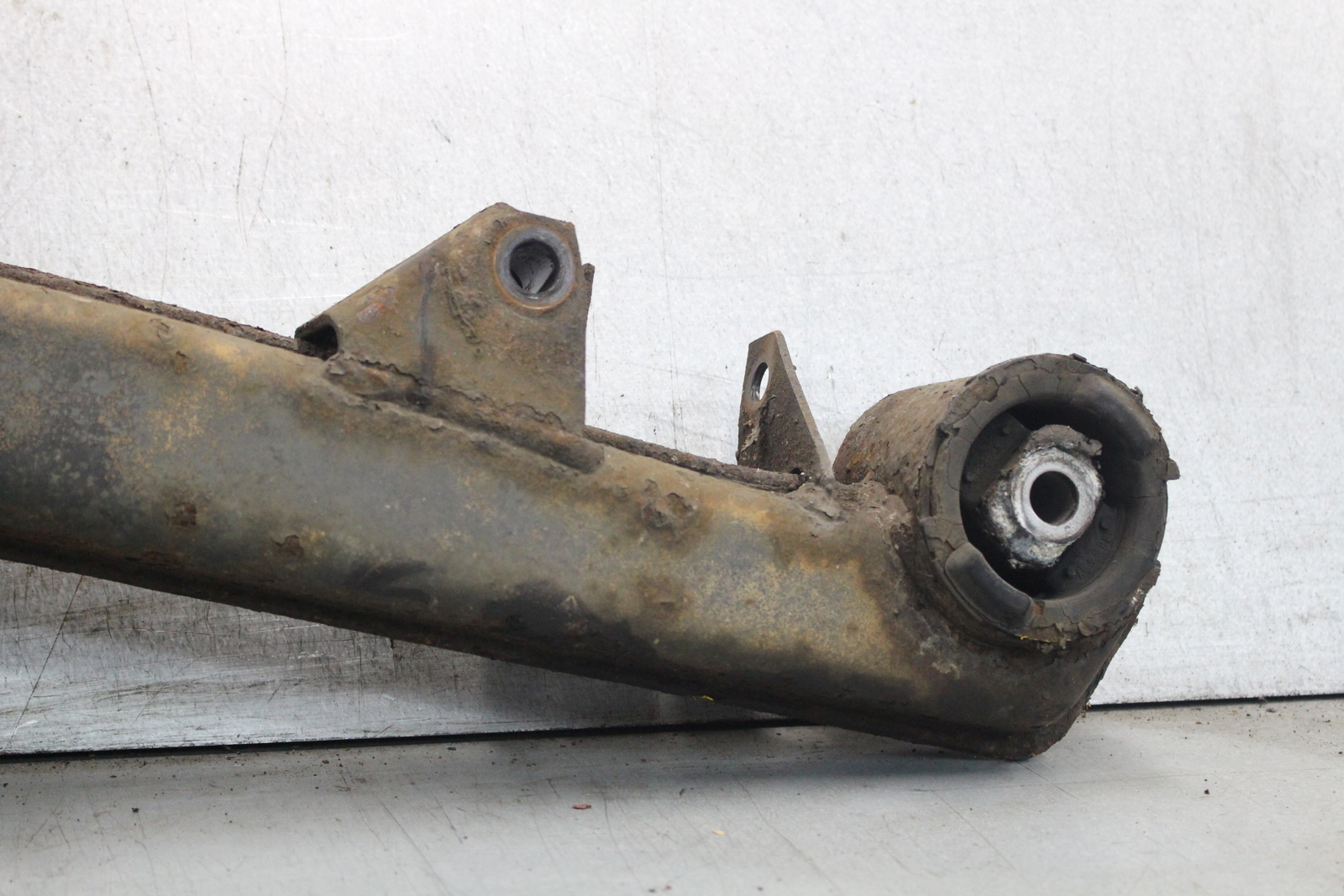 BMW E28 5-series E24 Rear Axle Sub Frame Carrier Cradle Cross Member ...