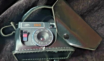 Vintage original Boots 226X instamatic 126 film camera with leather ...