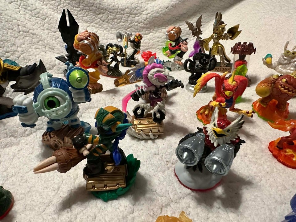 Activision Skylanders Lot of 32 Assorted Figures | eBay