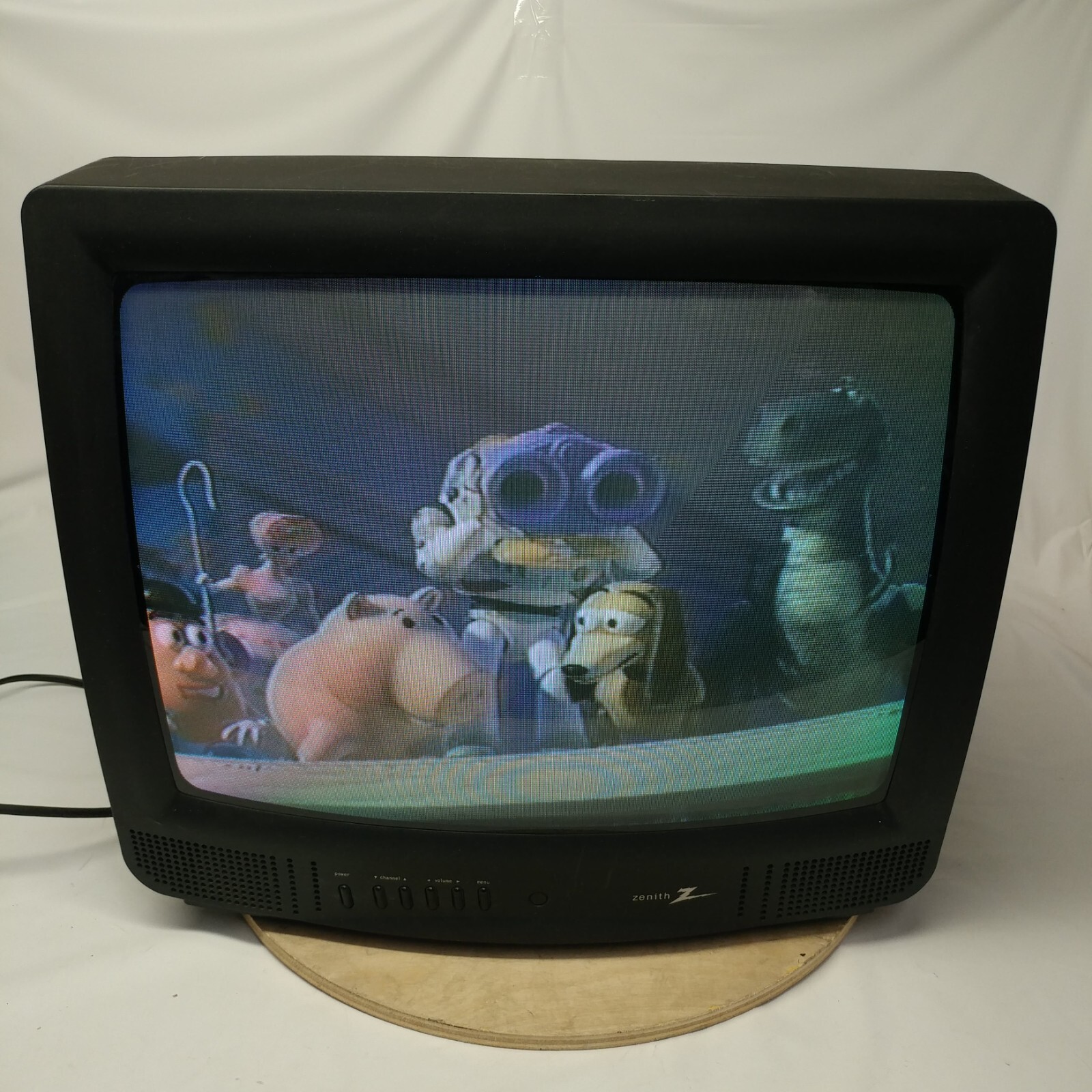 Vintage ZENITH 19" Color Television B19A02D CRT TV Coax Only Retro ...